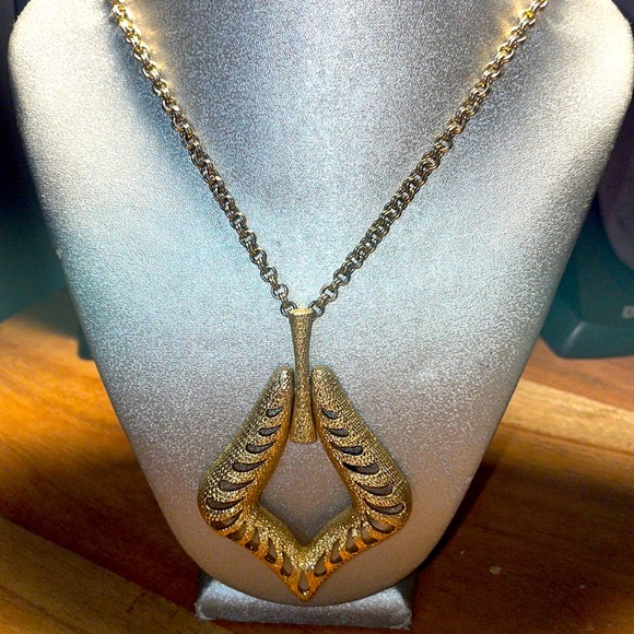 Sarah Coventry | Jewelry | Vintage Sarah Coventry 975 Necklace | Poshmark